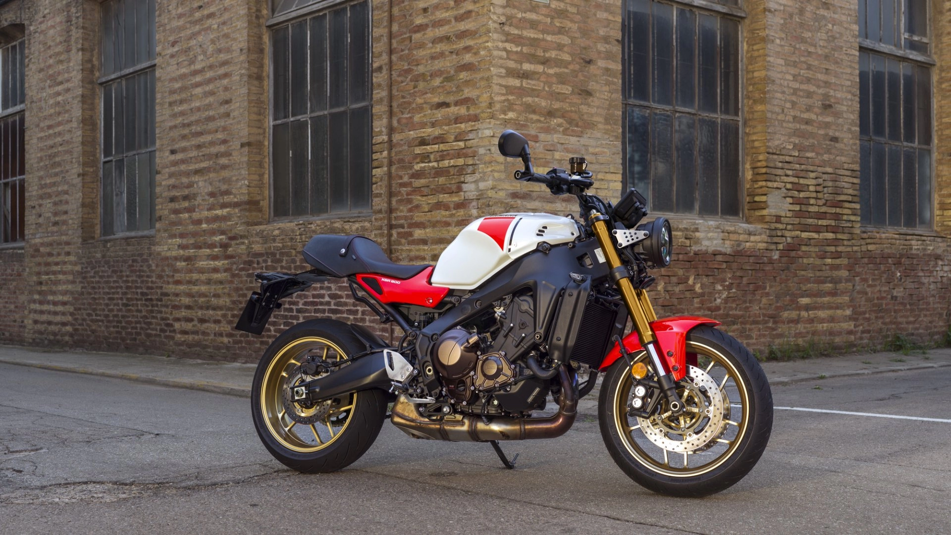 2025 XSR900 - Specifications | Yamaha Motorsports, USA